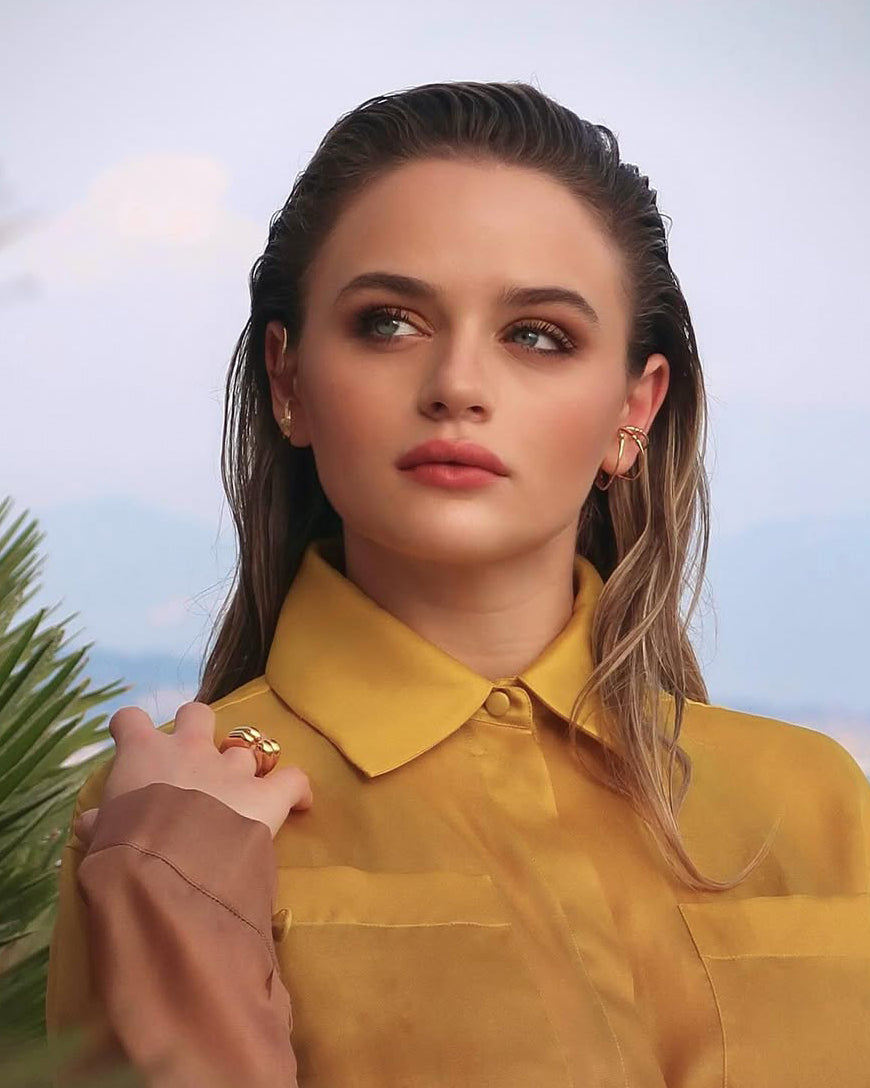 Joey King – Mara Paris
