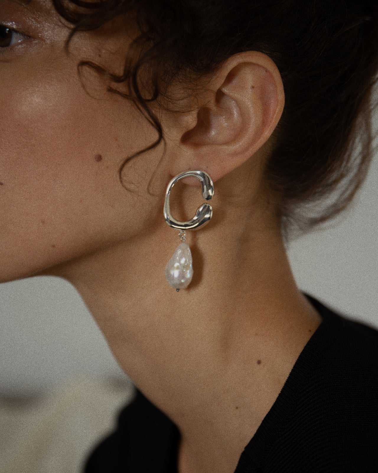Hope Talisman Pearl Earrings – Mara Paris