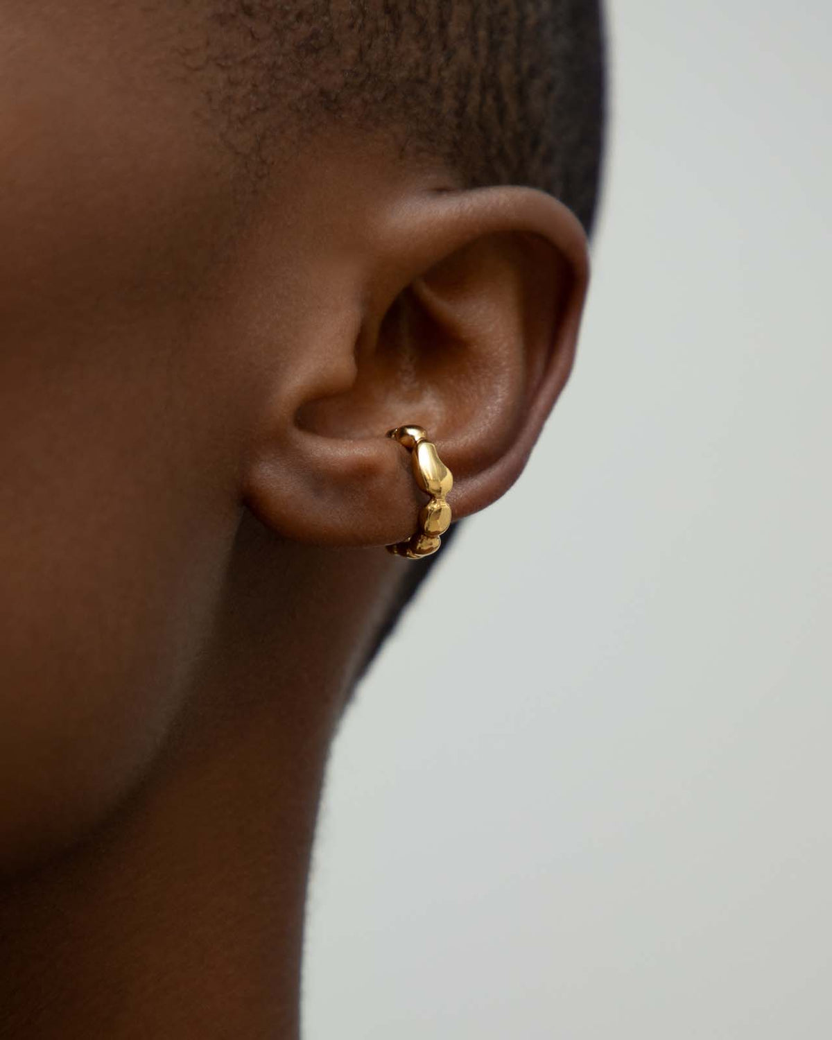 Memories Mini Hoop Ear Cuff In Gold Vermeil – Mara Paris